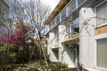 Triangle House - Shigeru Ban