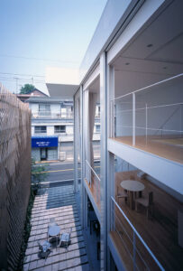 Glass Shutter House - Shigeru Ban