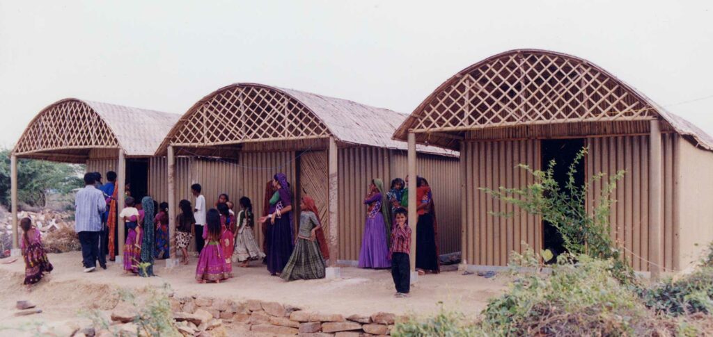 Paper Log House - Shigeru Ban
