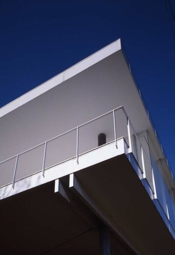 PC Pile House - Shigeru Ban