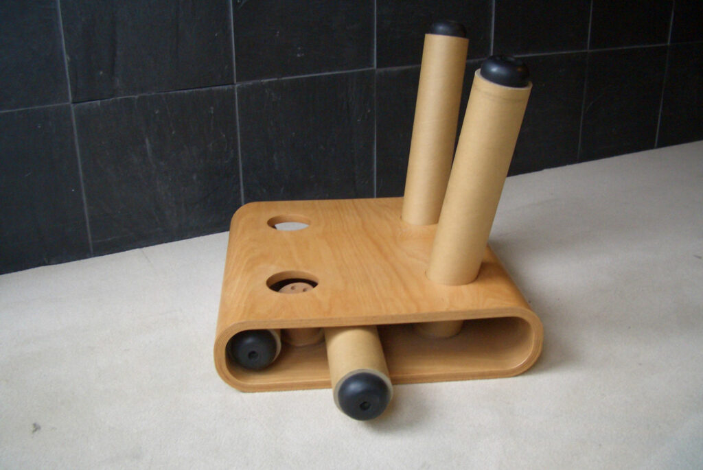 Paper tube and Plywood Stool - Shigeru Ban