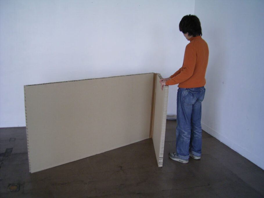 Paper Partition System 2 - Fukuoka Earthquake 2005 - Shigeru Ban