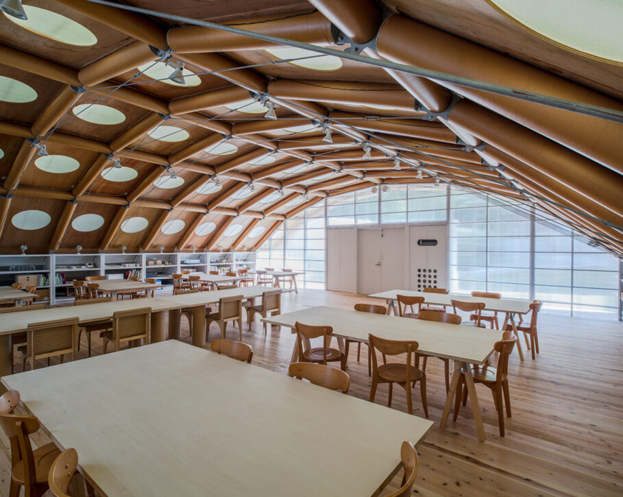 Disaster Relief Center in Kyoto University of Art and Design - Shigeru Ban