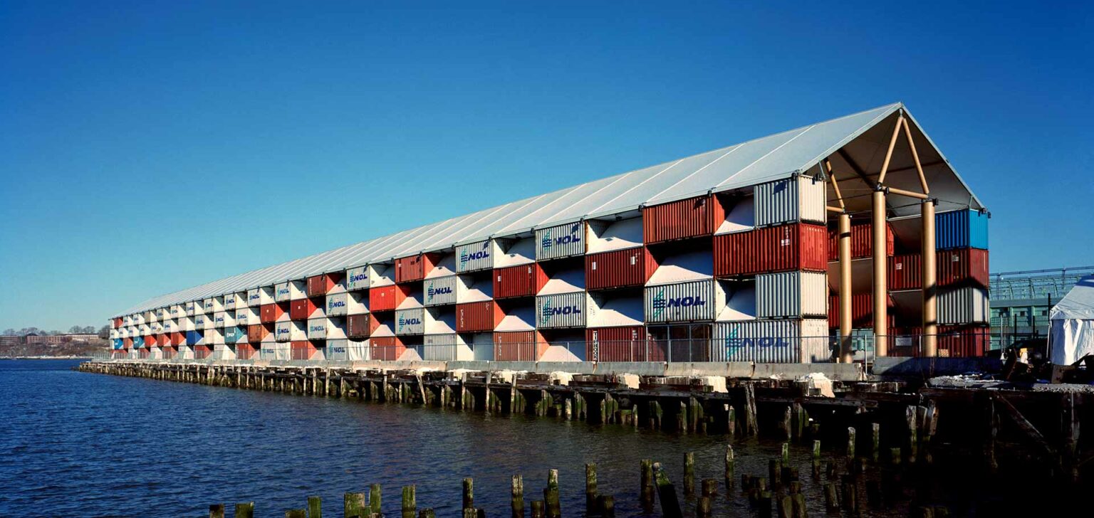 Nomadic Museum in New York - Shigeru Ban