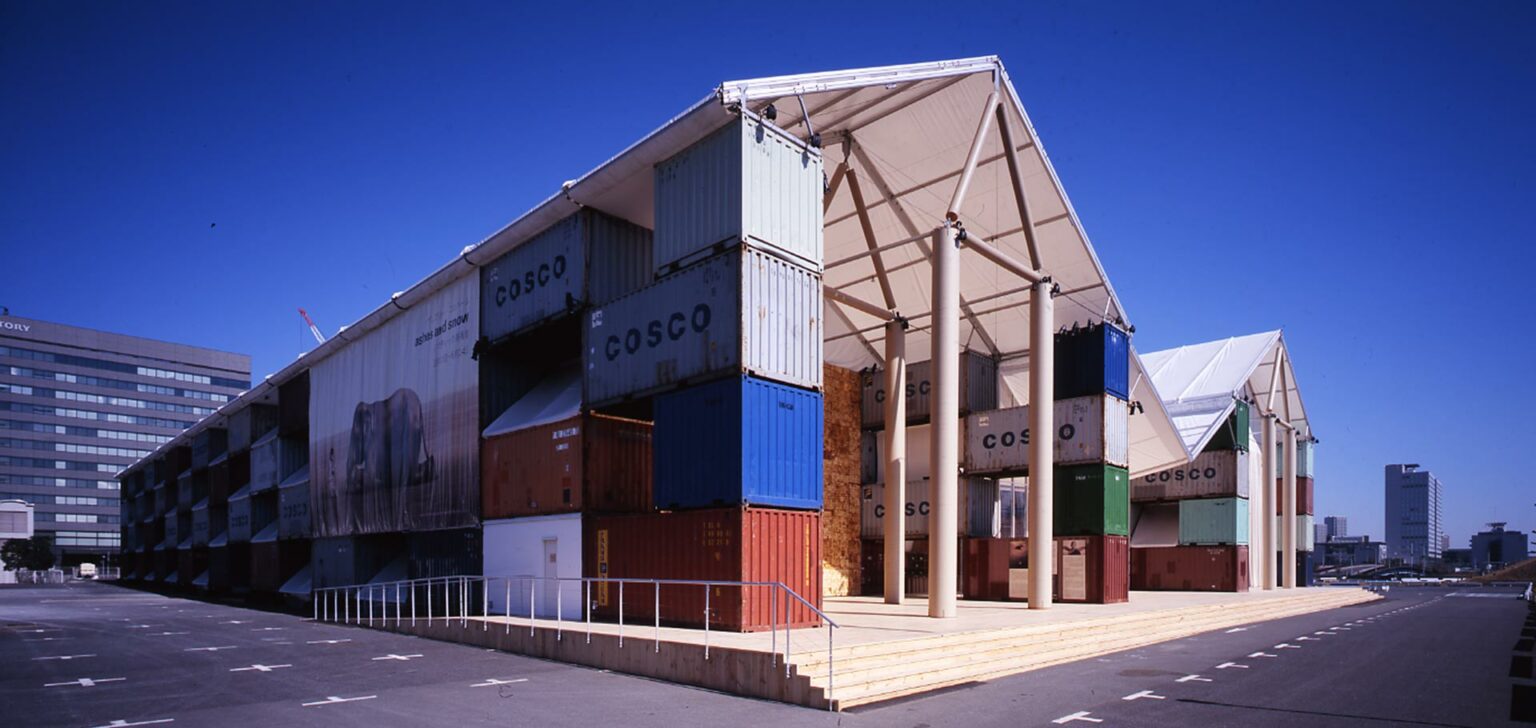 Nomadic Museum - Tokyo - Shigeru Ban