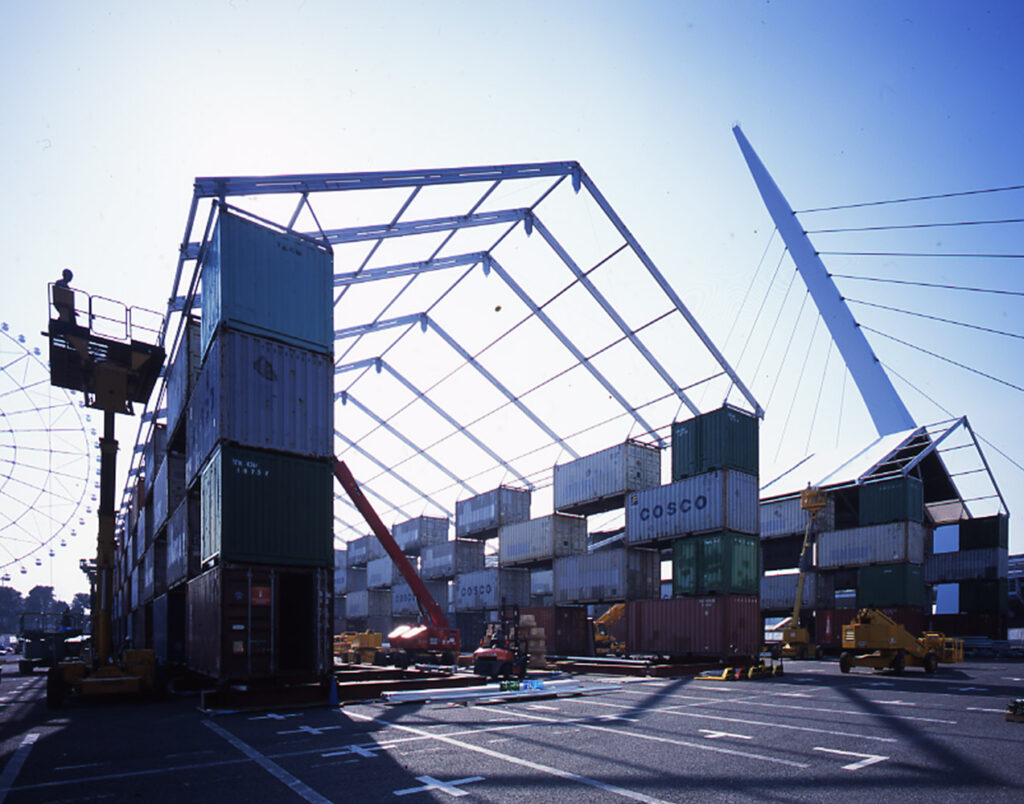 Nomadic Museum - Tokyo - Shigeru Ban