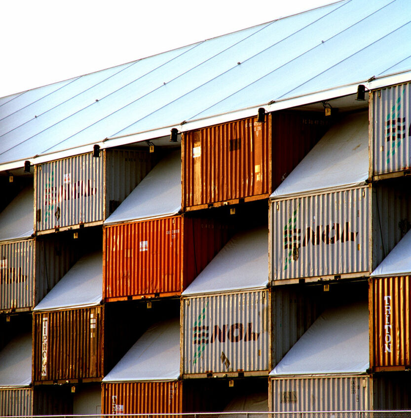 Nomadic Museum in New York - Shigeru Ban