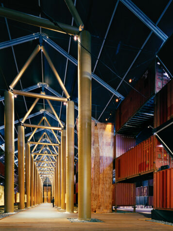 Nomadic Museum - Santa Monica - Shigeru Ban