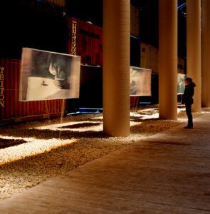 Nomadic Museum in New York - Shigeru Ban