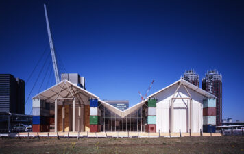 Nomadic Museum - Tokyo - Shigeru Ban