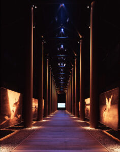 Nomadic Museum - Tokyo - Shigeru Ban