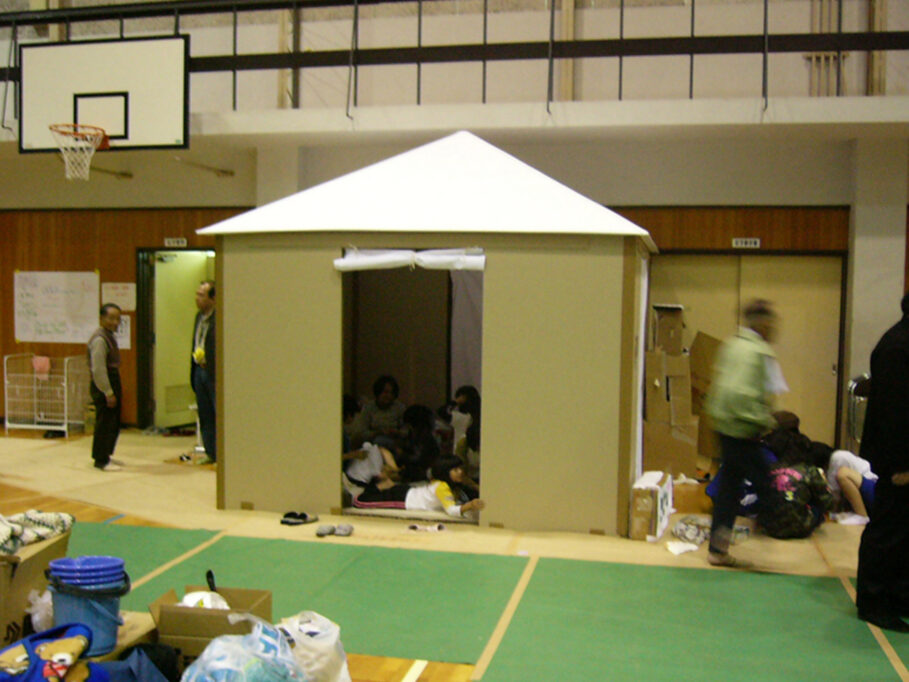 Paper partition system 1 - Shigeru Ban