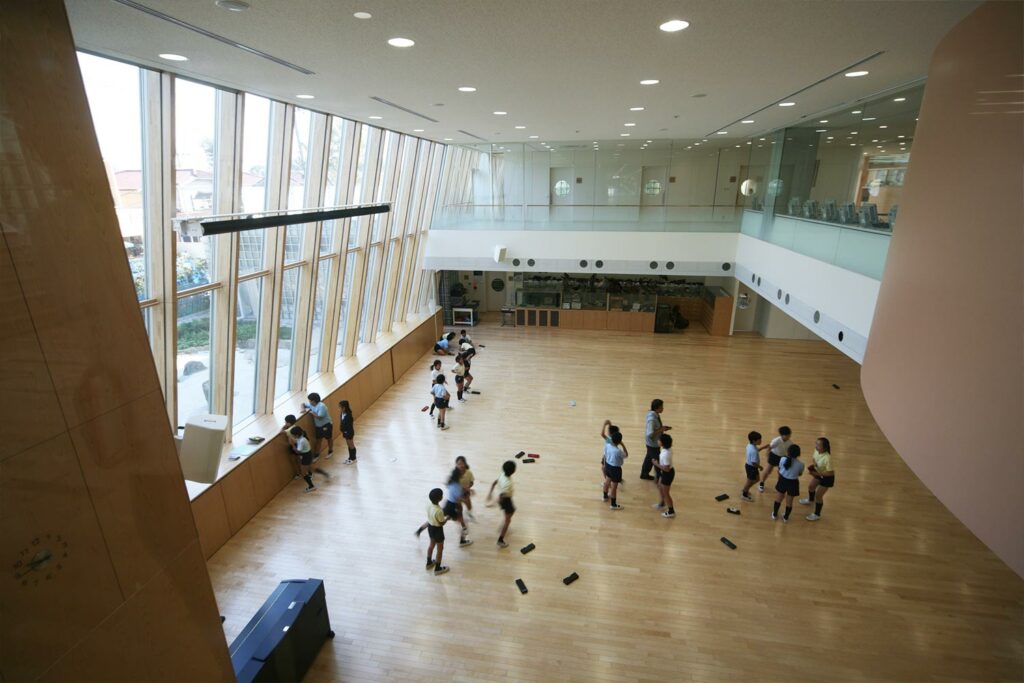 Seikei Elementary School - Shigeru Ban