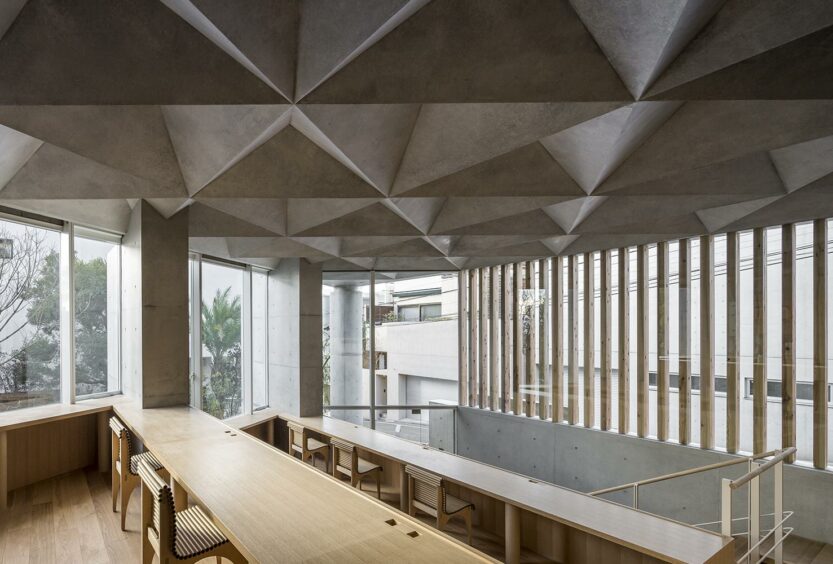 Triangle House - Shigeru Ban