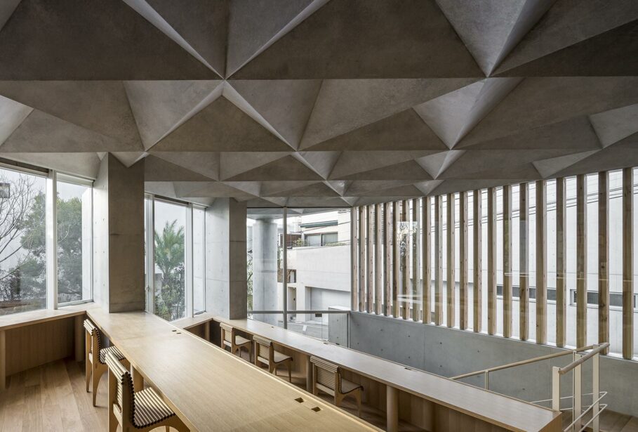 Triangle House - Shigeru Ban