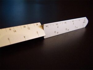 Triangular Scale Pen - Shigeru Ban