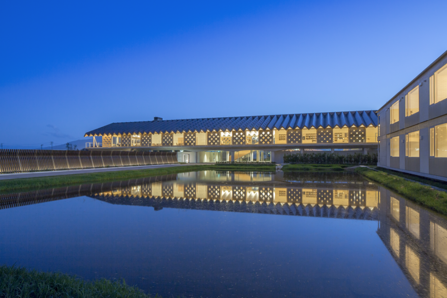 Shonai Hotel Suiden Terrasse - Shigeru Ban