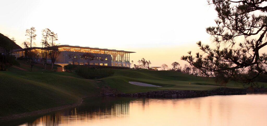 Haesley Nine Bridges Golf Clubhouse - Shigeru Ban