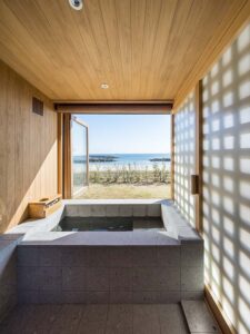 Triangle Lattice House - Shigeru Ban
