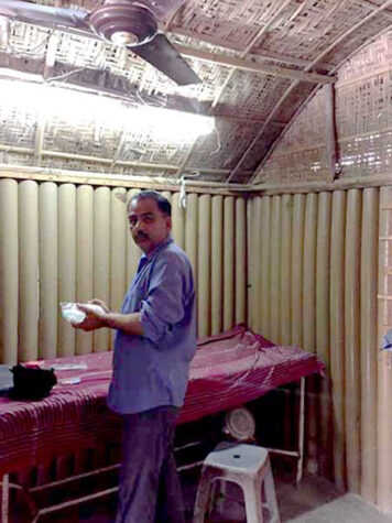 Paper Log House - Shigeru Ban